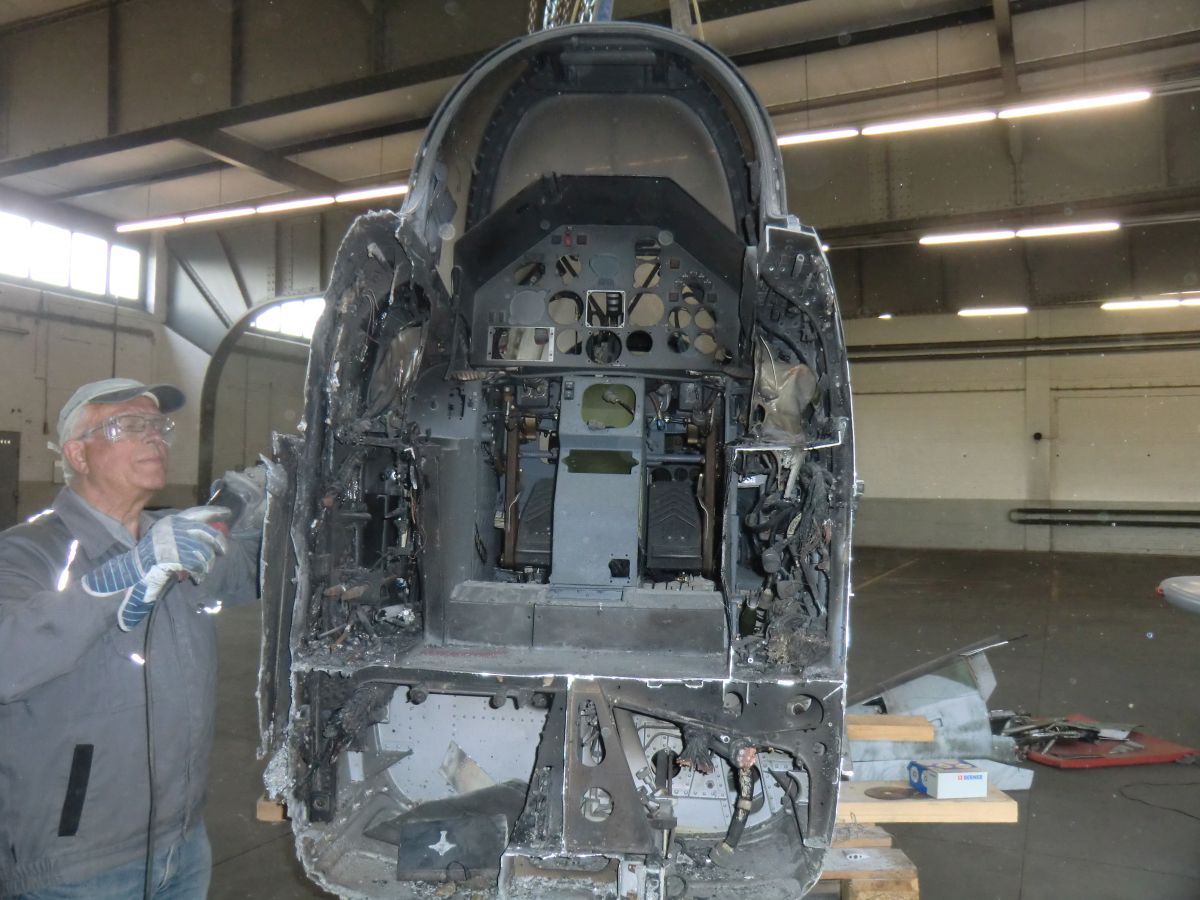 (10) Rebuilding of Alpha Jet Cockpit — JaBoG43 e.V ...