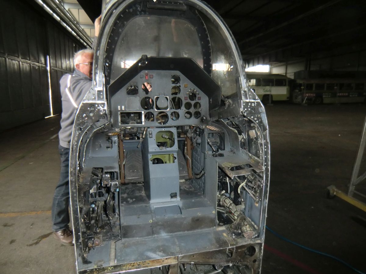 (10) Rebuilding of Alpha Jet Cockpit — JaBoG43 e.V ...